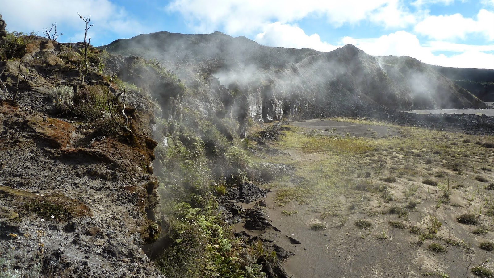 Deux Indiens dans l'Océan: Grande Comore: au sommet du volcan!