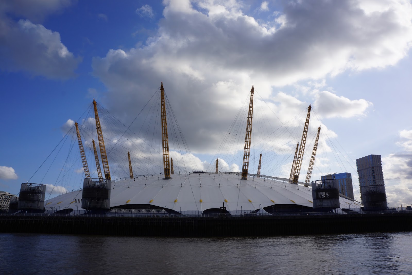 A fun and cheap family day out at The O2 | Wave to Mummy