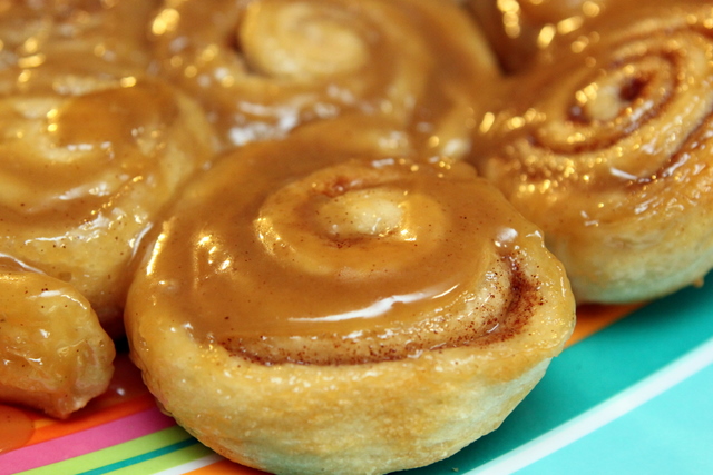 Angel in the Kitchen: Quick and Easy Caramel Rolls