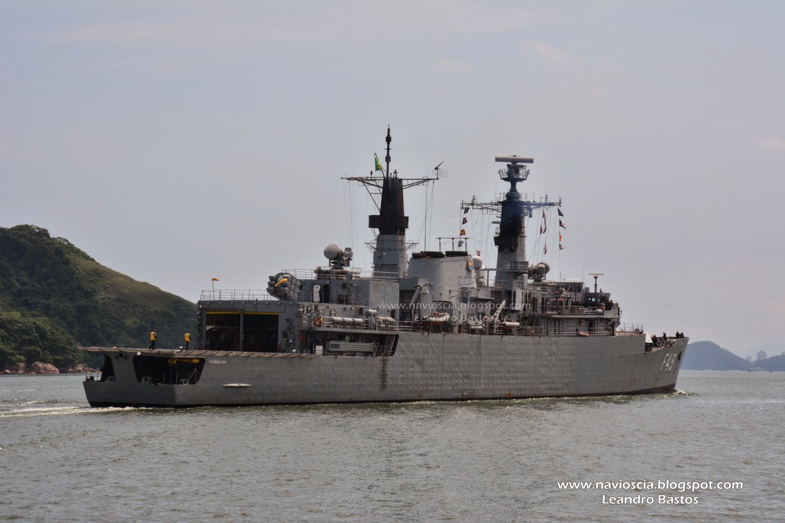 Navios de Santos & CIA: FRAGATA RADEMAKER F-49