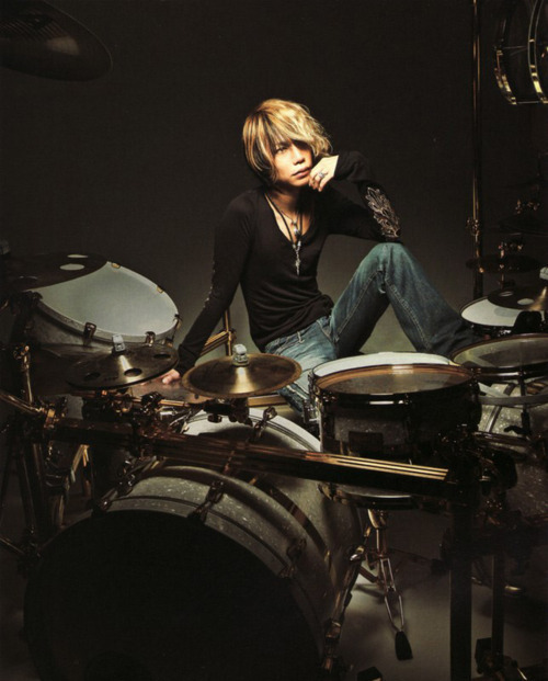 Zona Rock Dan Metal : SHINYA