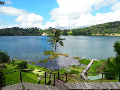 Cantiknya danau Linow, danau tiga warna dari Sulawesi Utara | Important ...