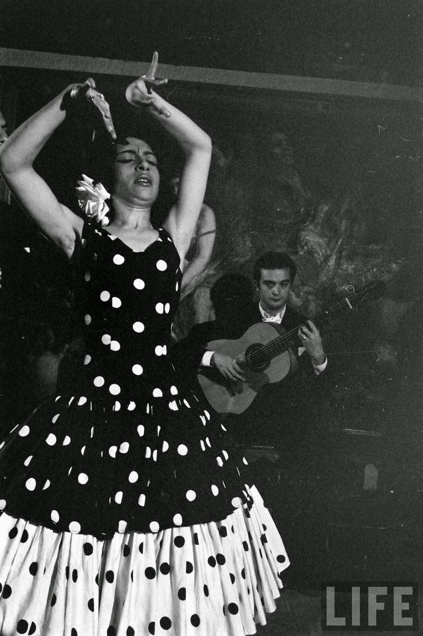 30 Stunning Black and White Photos of Gypsy Dancers in Madrid in 1960 ...