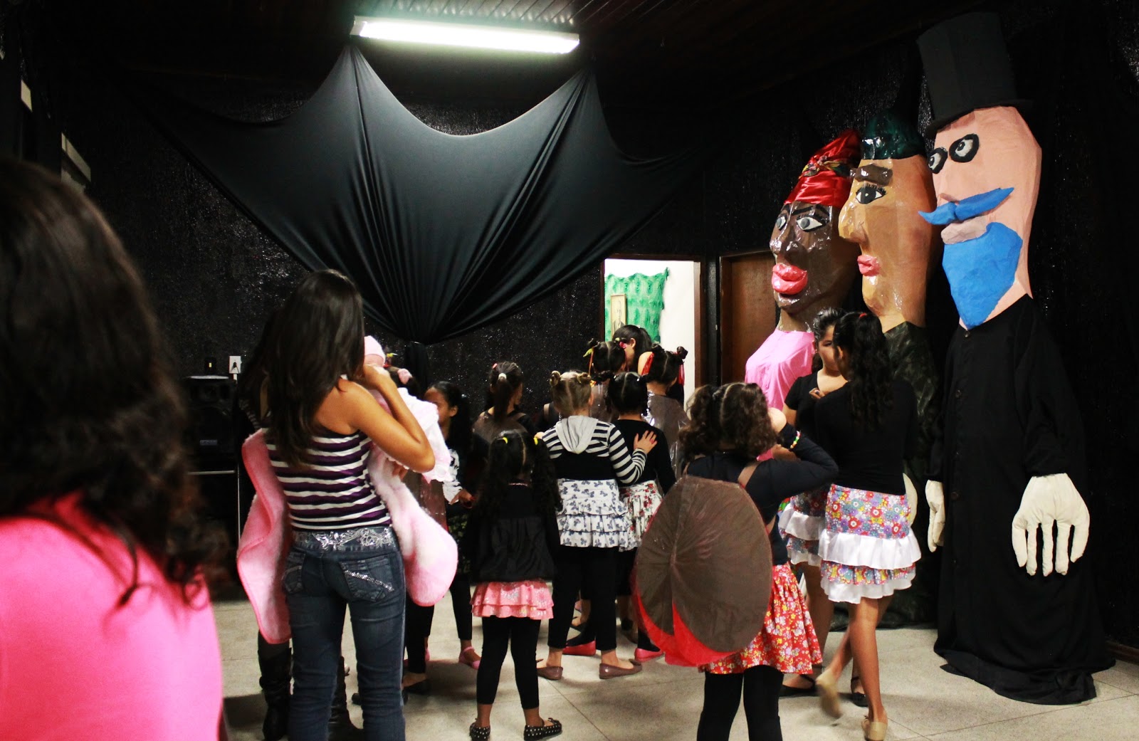 Bonecões de Balaio: Bonecões de Balaio Alegrando o Vale do Ribeira