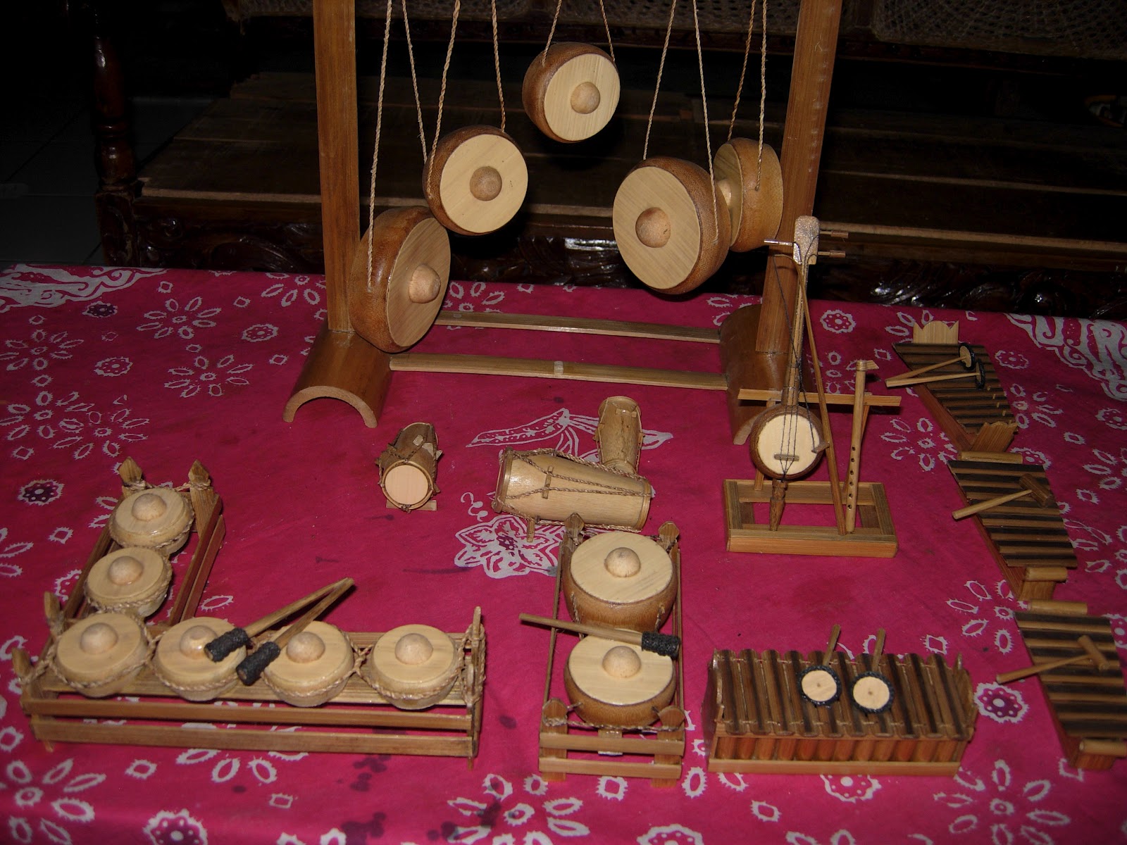 Miniatur Alat Musik Tradisianal | Aneka Souvenir Bambu "LUGUT WULUNG"