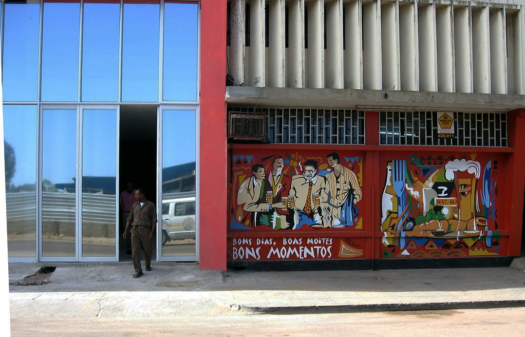 Fábrica de Cerveja 2M no Infulene, Moçambique