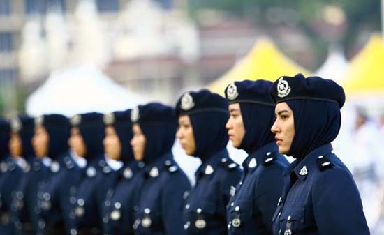 Bantal Ilmu Blogspot: Gaji Baru Polis Tentera 2013
