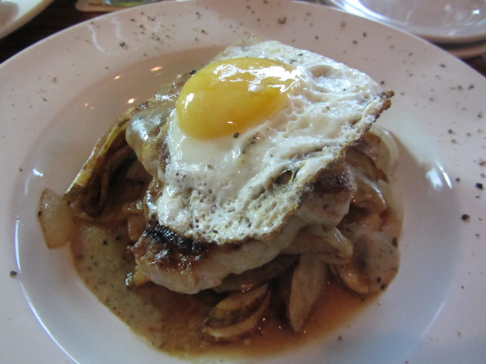 Outer Banks Eats: Blue Moon Beach Grille