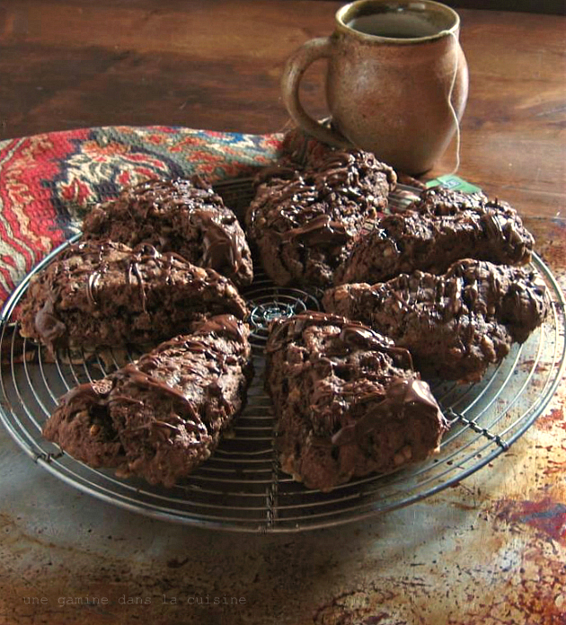 une gamine dans la cuisine: Nutella Toffee Scones