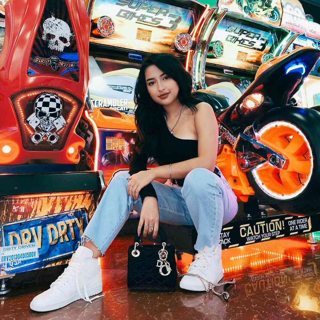 Biodata Jennifer Coppen Lengkap dengan Foto Terbarunya - VRALTIMES