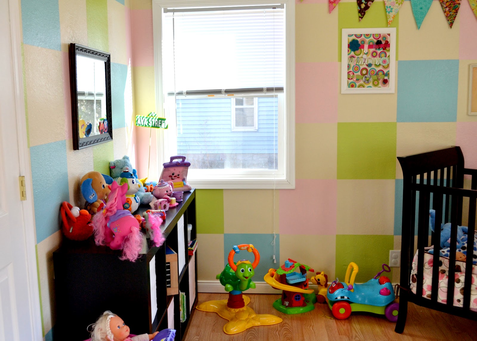 Averly Gets Creative: House Tour - Ava's Room
