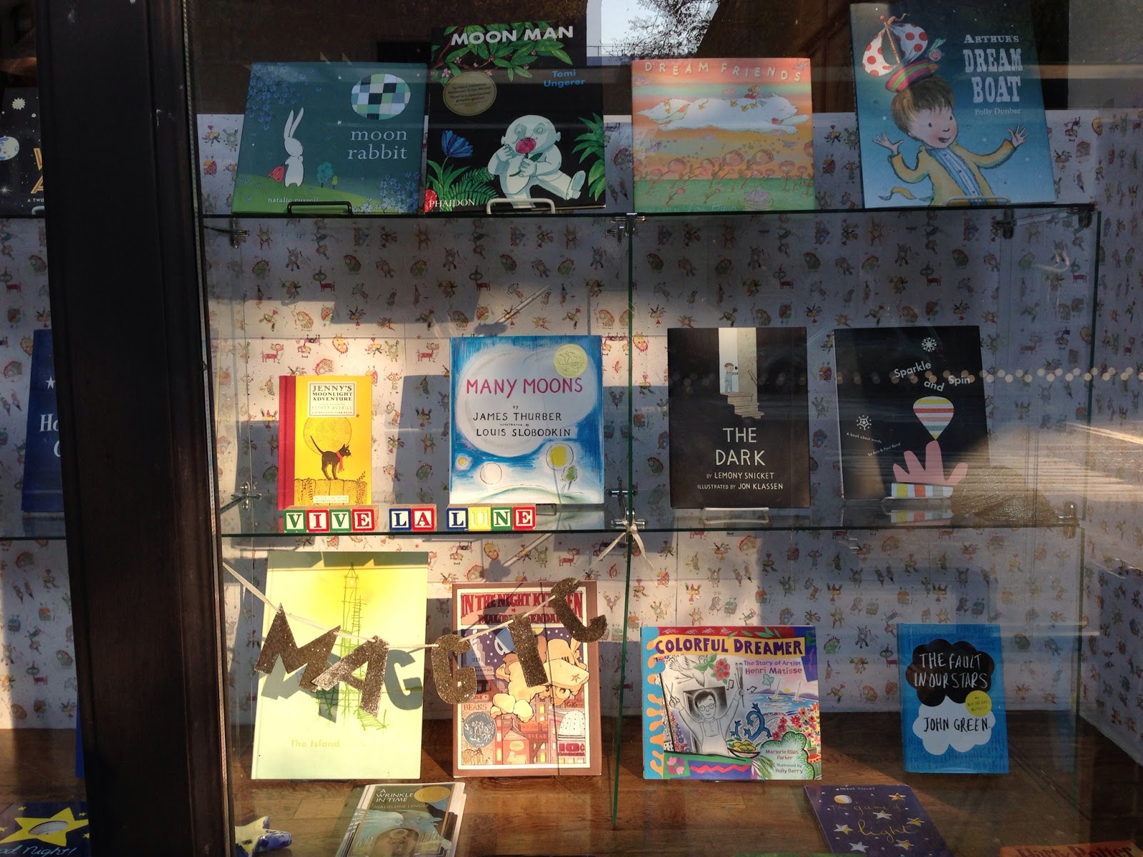 アート/写真/絵本中心のオシャレな本屋さん 192 Books | 三都物語