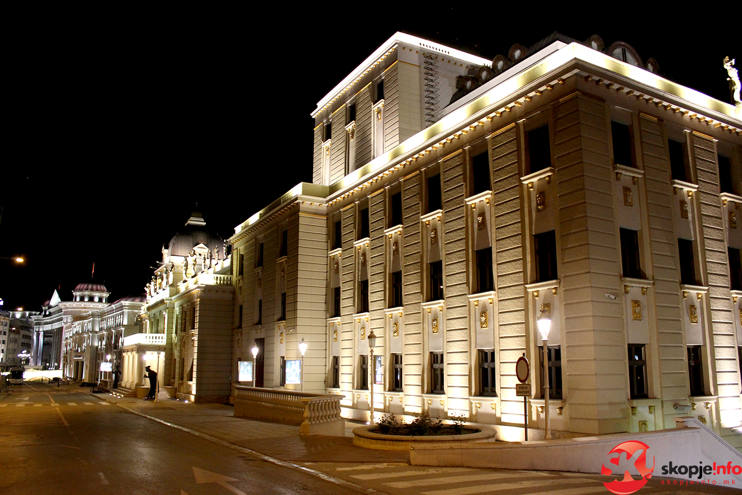 Ohne Kommentar - Hauptplatz Filip II Makedonski in Skopje