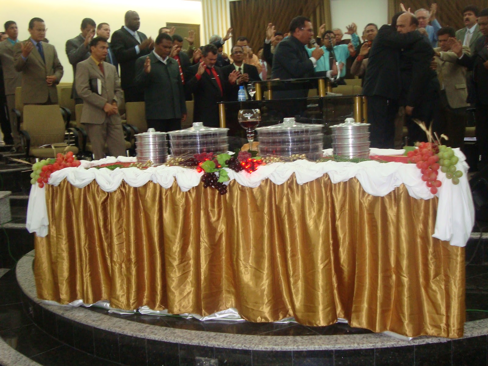 MESA DE SANTA CEIA - DÉBORACRIART: SANTA CEIA DO SENHOR NO TEMPLO ...