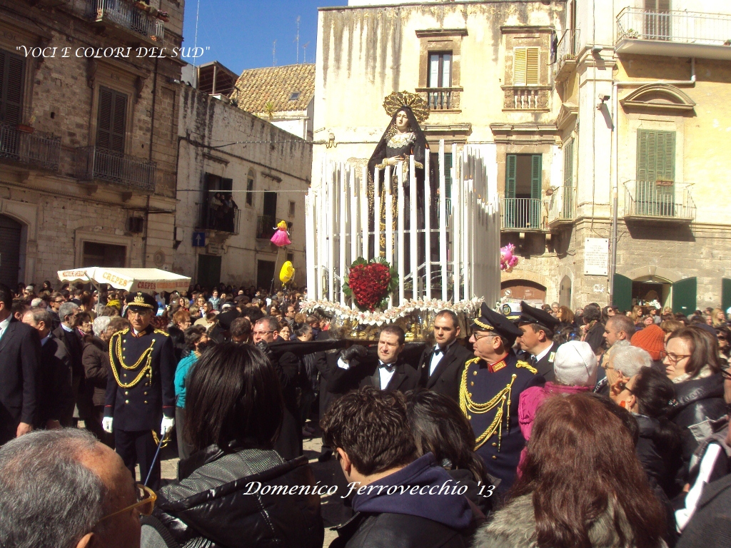 Voci e colori del Sud: La processione della Desolata a Bitonto