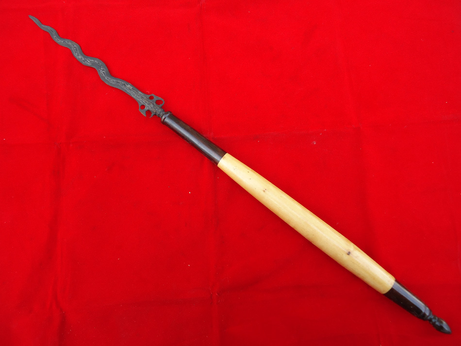 TOMBAK BARU KUPING - KERIS