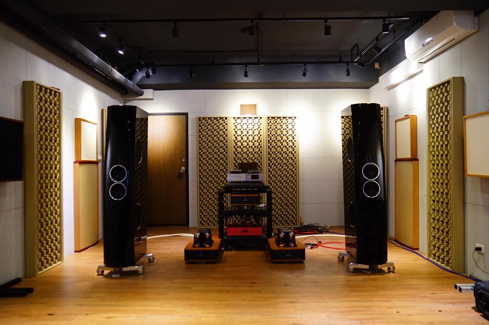 TELOS AUDIO DESIGN DEMO ROOM – M & S | Ultimate High-Fidelity