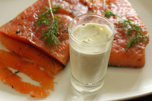 Délices d'une novice: Gravad Laks (Gravlax) et crème à l'aneth ...