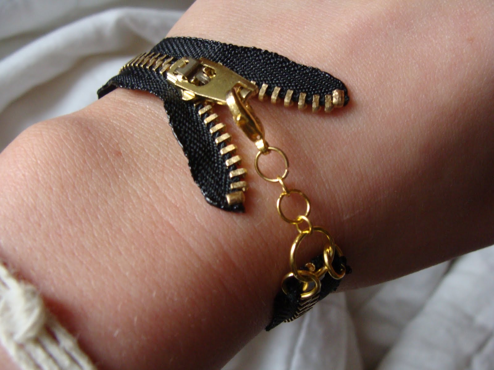 To The Nines...: Cute but Edgy Zipper Bracelet Tutorial!
