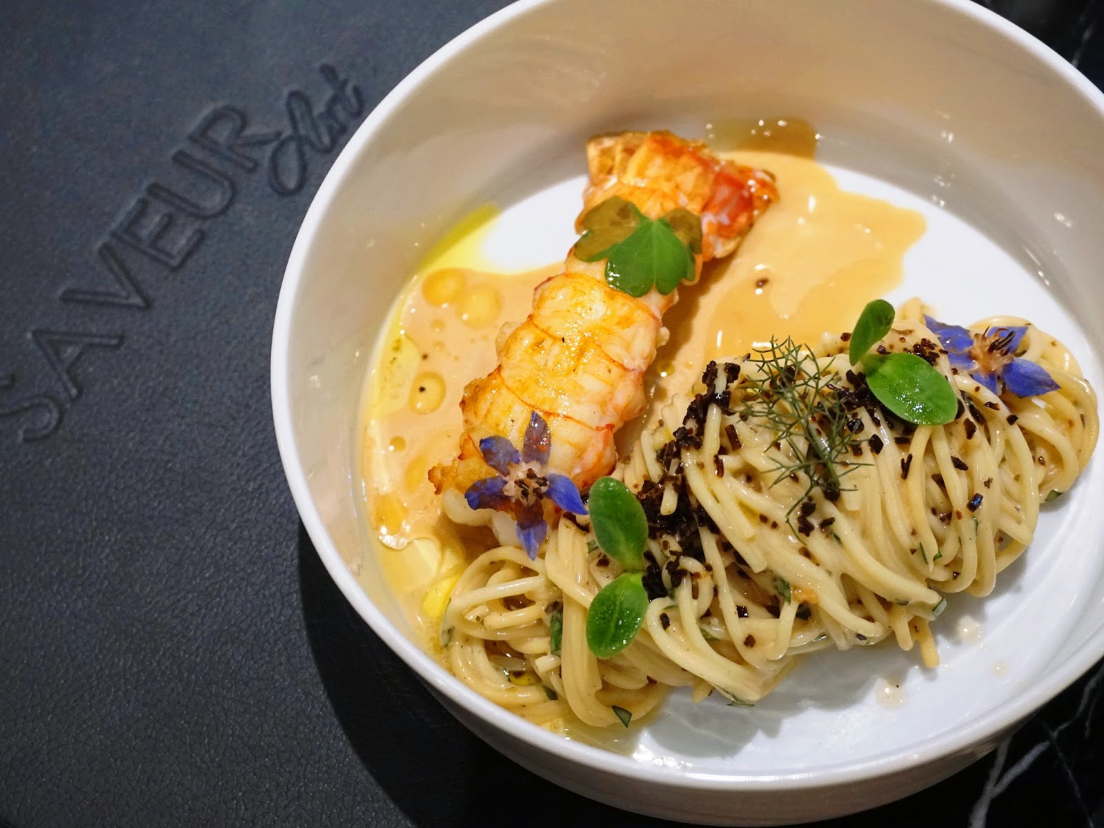 PinkyPiggu: Saveur Art @ Ion Orchard ~ How Great Thou Art!