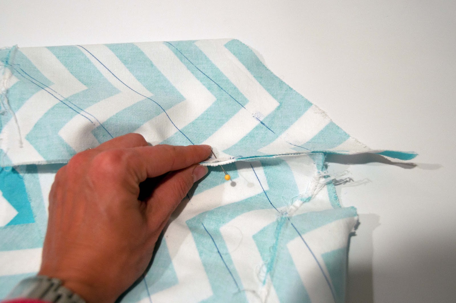 Aesthetic Nest: Sewing: How to Make Bias Tube Tape Binding (Tutorial)