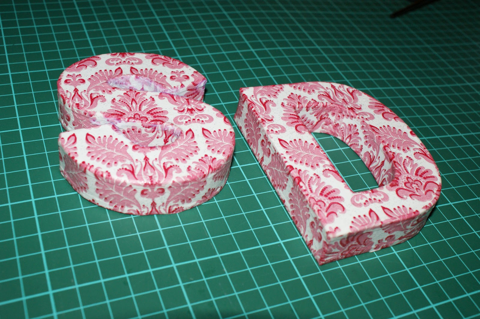 Colorful Hobbies: DIY: Decoupage letters for child´s bedroom