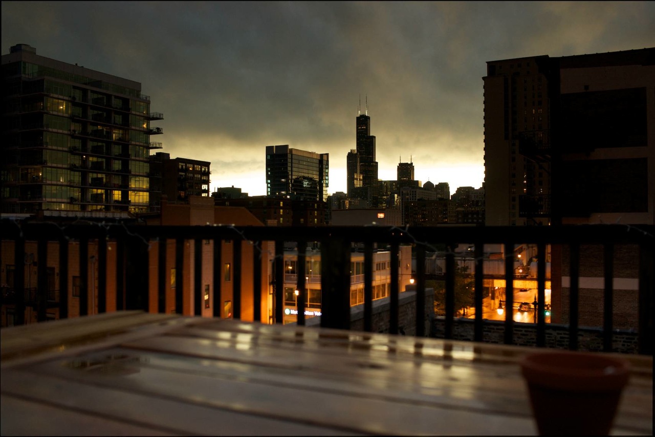 Sloopin - A South Loop Blog: Shots Around the Sloop: Storm Balcony