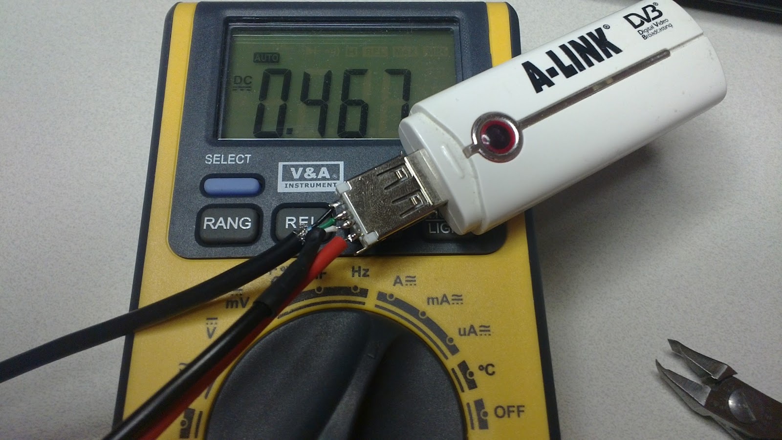 Antti's LinuxTV Blog: building USB power measurement equipment
