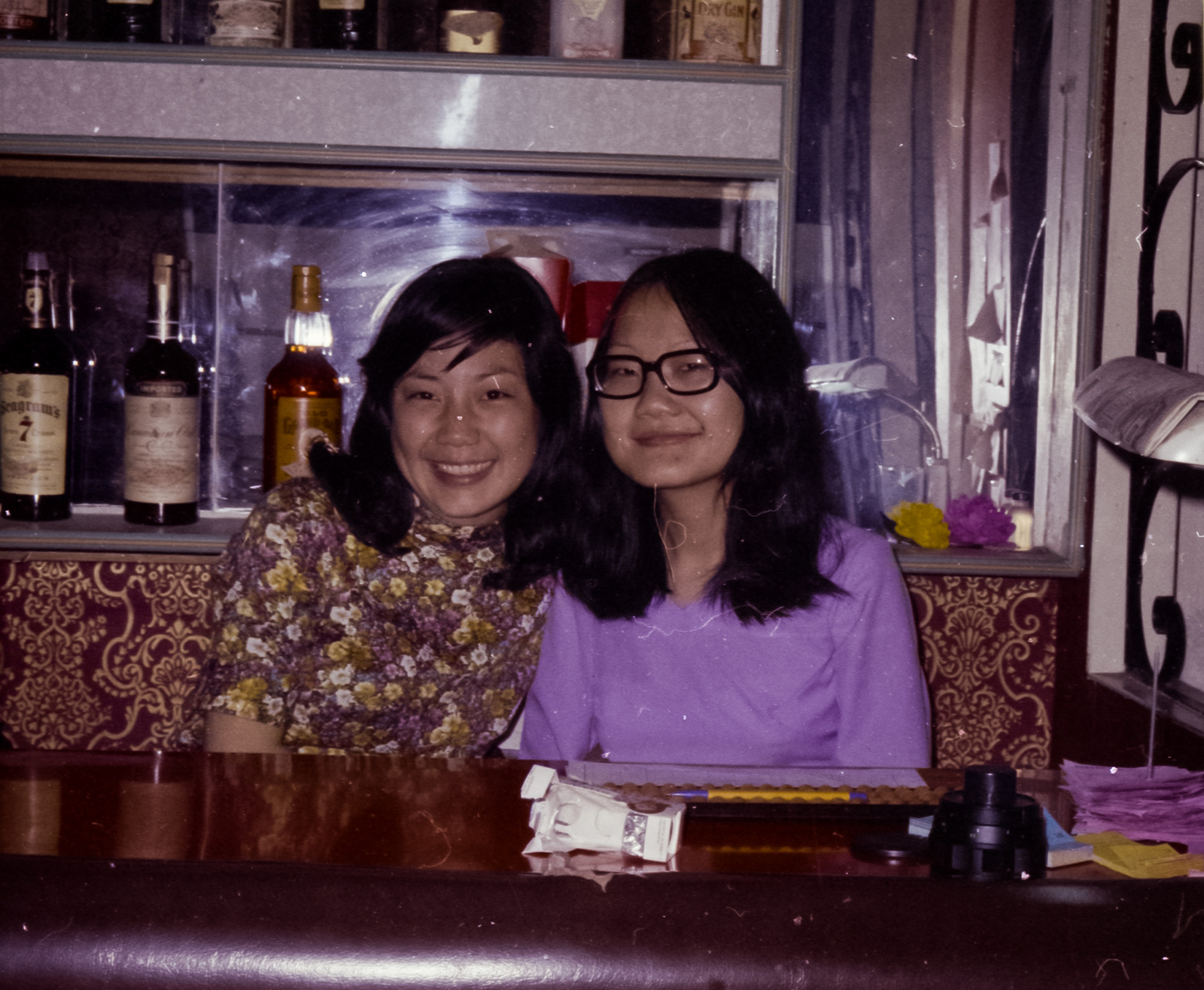 24 Glamorous Photos Capture Beautiful Girls of Saigon, Vietnam in 1972 ...