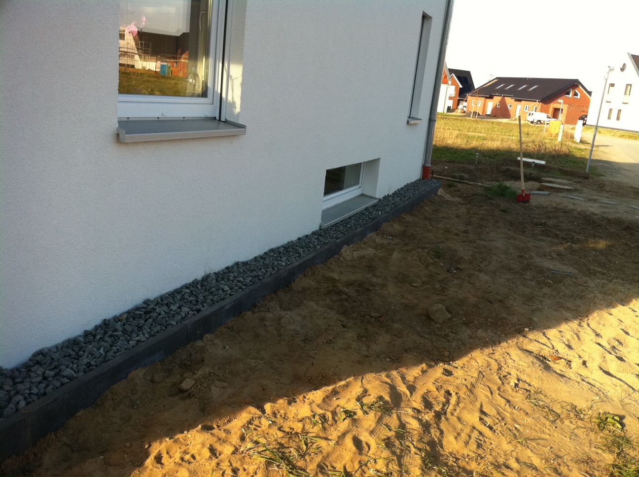 Kiesbett Ums Haus