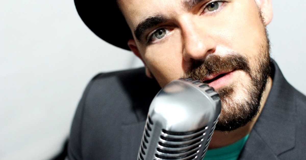 ACONTECE: Bob Nelson sobe ao palco de Manhattan Café Theatro