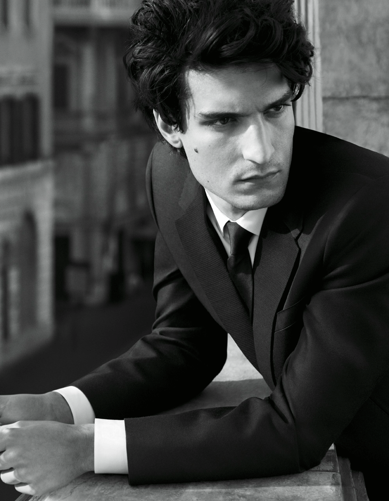 Louis Garrel: vêtement, tatouages, tailles et conseils - 2016 Muzul