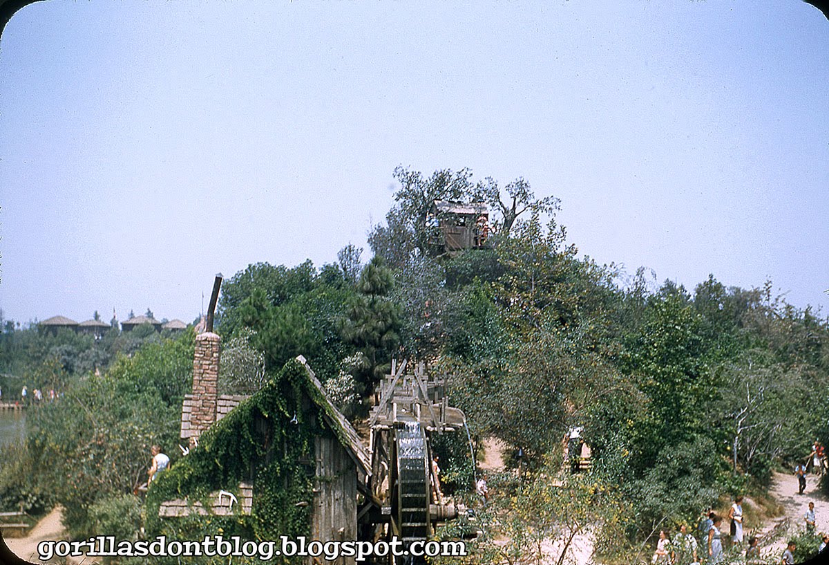 GORILLAS DON'T BLOG: Bad Frontierland