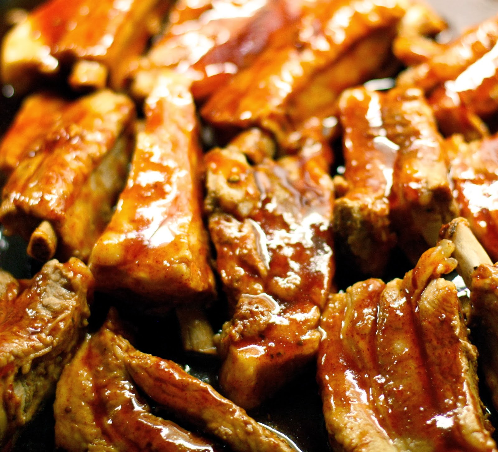 Spareribs av langtidskokt svineribbe – Grys kjøkkenskriverier