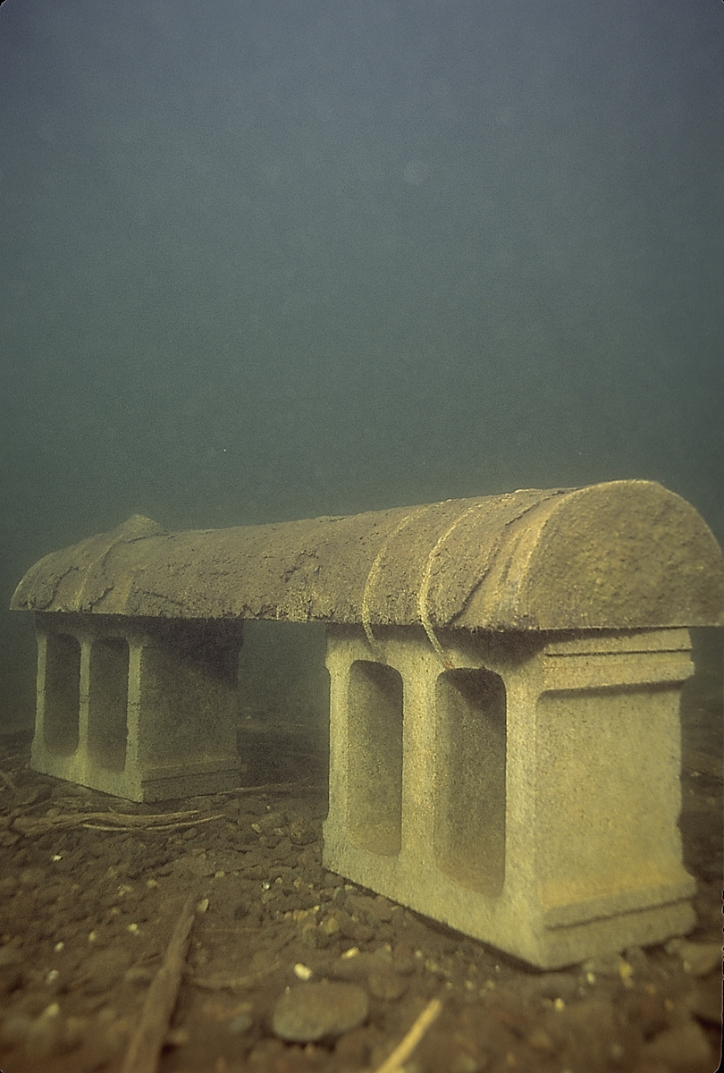 Engbretson Underwater Photography: How Do Spawning Benches Work?