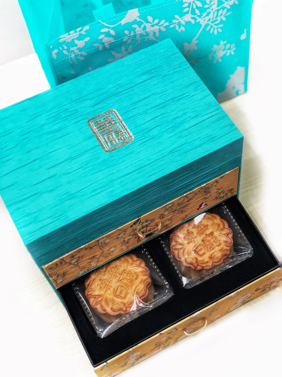 5 Gorgeous Mooncakes Box Set Great for Gifting this Mid-Autumn 2018