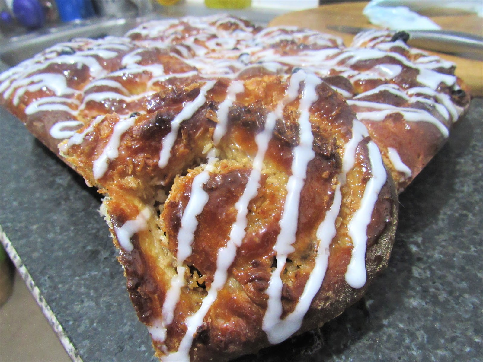 GBBO 2018 Week 3 - Bread - Coconut & Rum Chelsea Buns | Honeycomb Crunchies