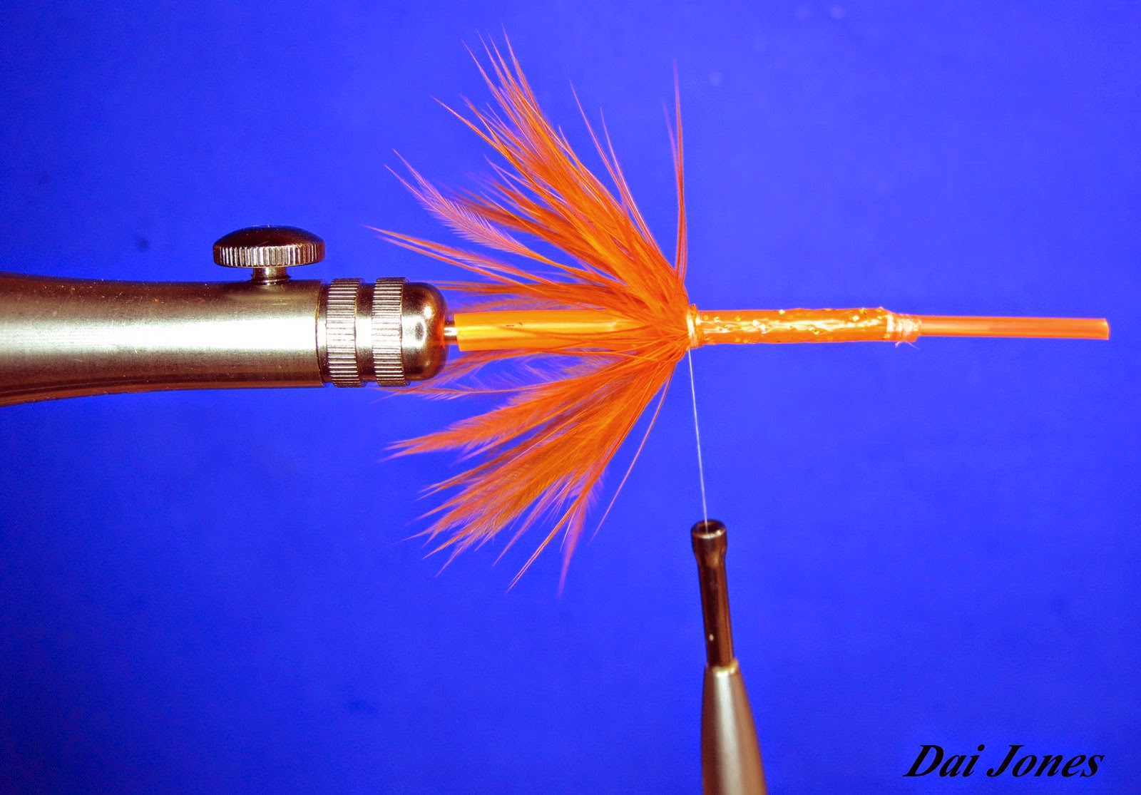 Flies step by step: Prawn tube, step by step.