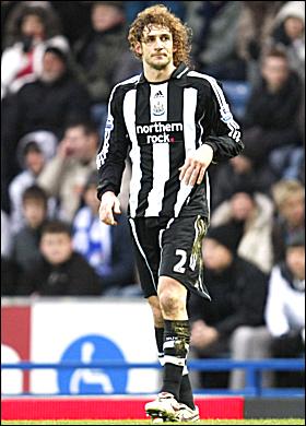 The Best Footballers: Fabricio Coloccini plays for the Argentine ...