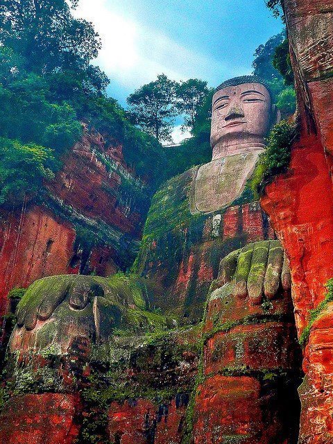 El hilo rojo de Zoe: El Gran Buda de Leshan