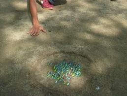 MALAYSIA TRADITIONAL GAMES: GULI