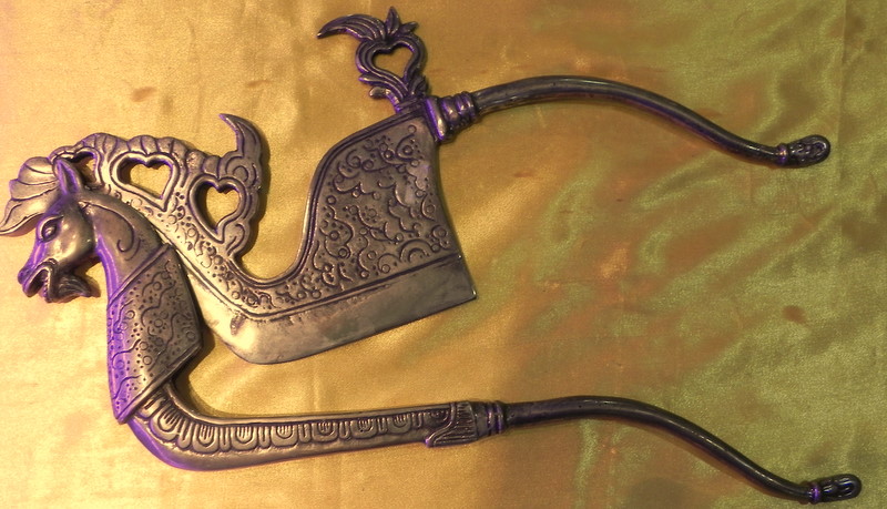 CARDOVA CREATIVE: Barangan Antik - Kacip Tembaga Putih Kepala Kuda