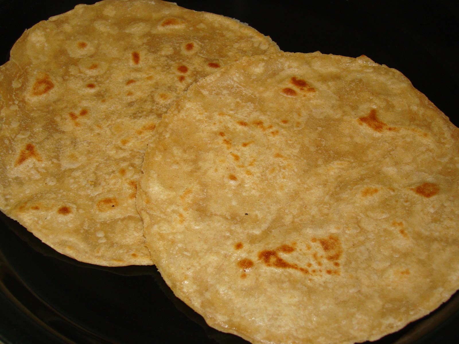 Healthykitchen: Chapathi/Chapati/Roti/Pulka Fulka /Indian Soft bread