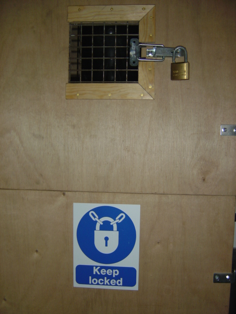 rubbergimp: boxing rubber boi