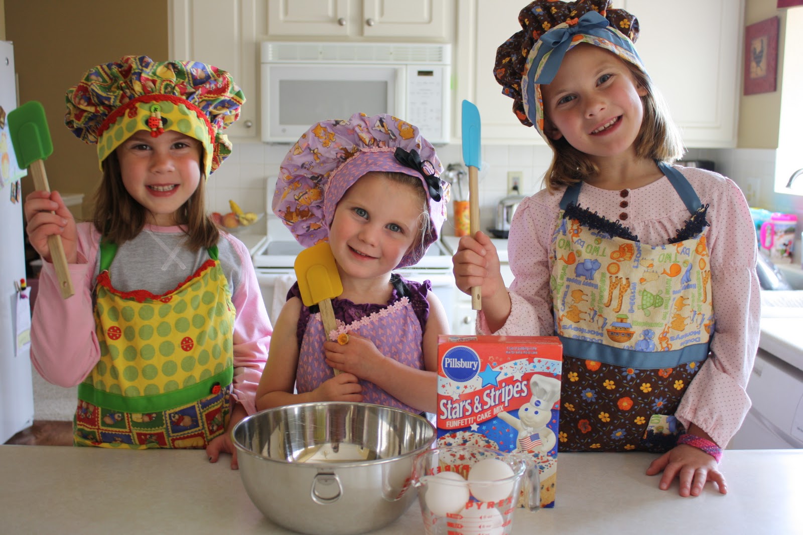 The Created Home: Little Bakers: Child's Apron and Chef Hat
