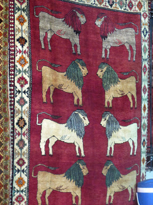 Narges Mohammadi : lions carpet-lovely