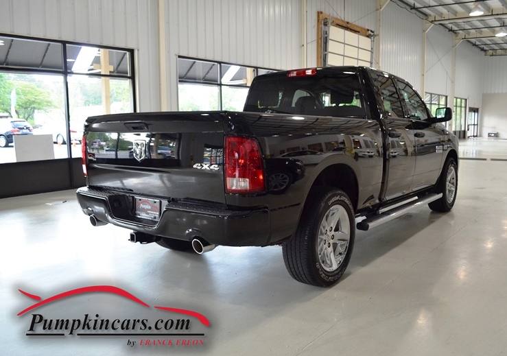 Check out this RAM 1500 HEMI V8!!