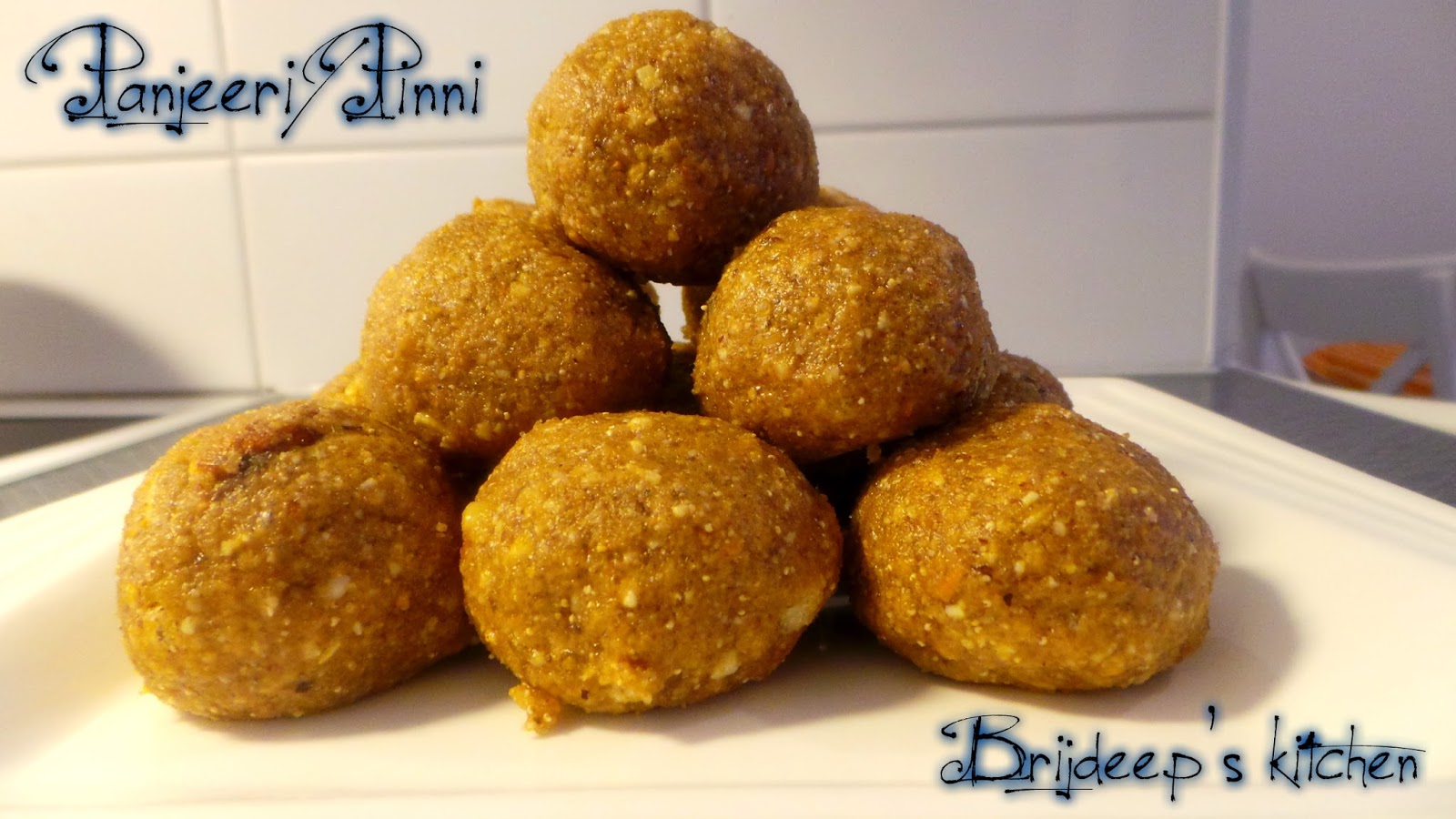 Effervescence: Aate ki Pinniyan/Panjeeri (Punjabi dry fruit pinniyan)