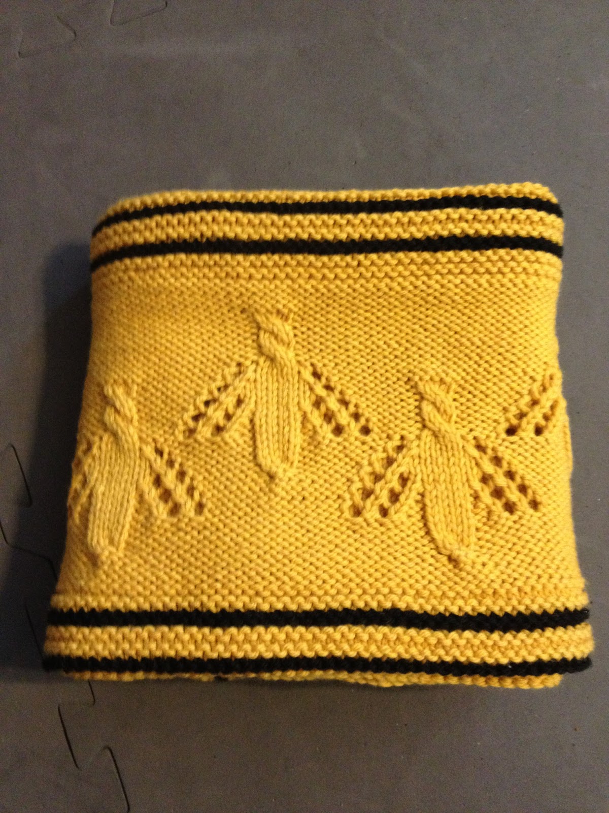 Satirical Knitting.: Buzzy Bee Baby Blanket