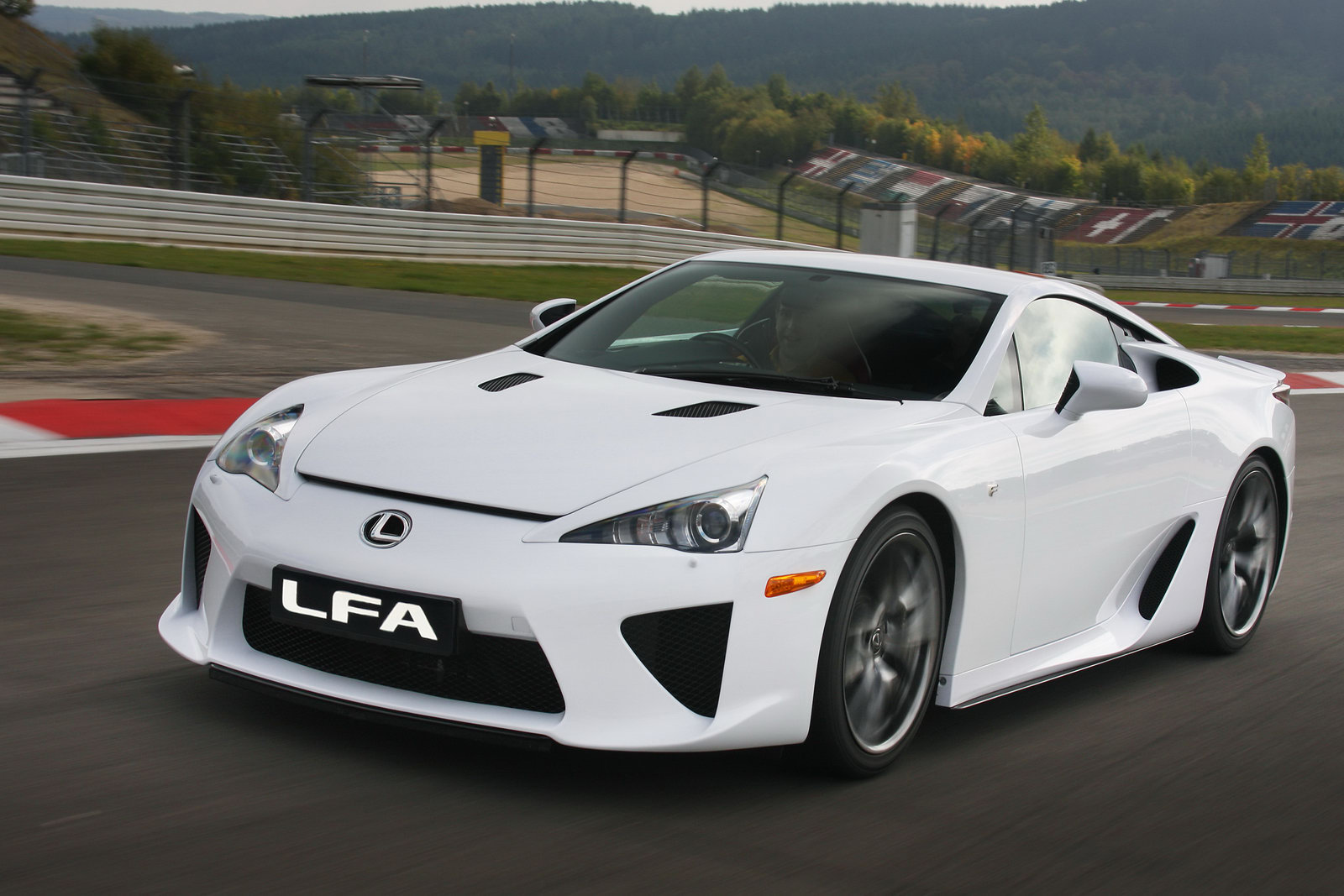 SALIÓ EL ÚLTIMO LEXUS LFA NÜRBURGRING EDITION - AUTO PASIÓN 1001